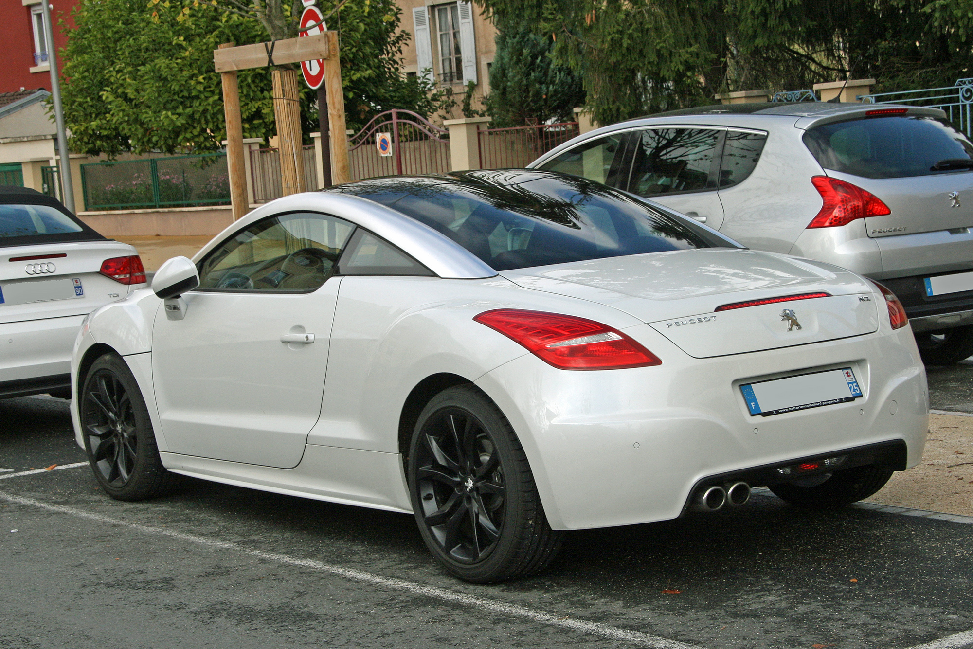 Description du véhicule Peugeot RCZ restylé - Encyclopédie automobile Encyclautomobile.fr
