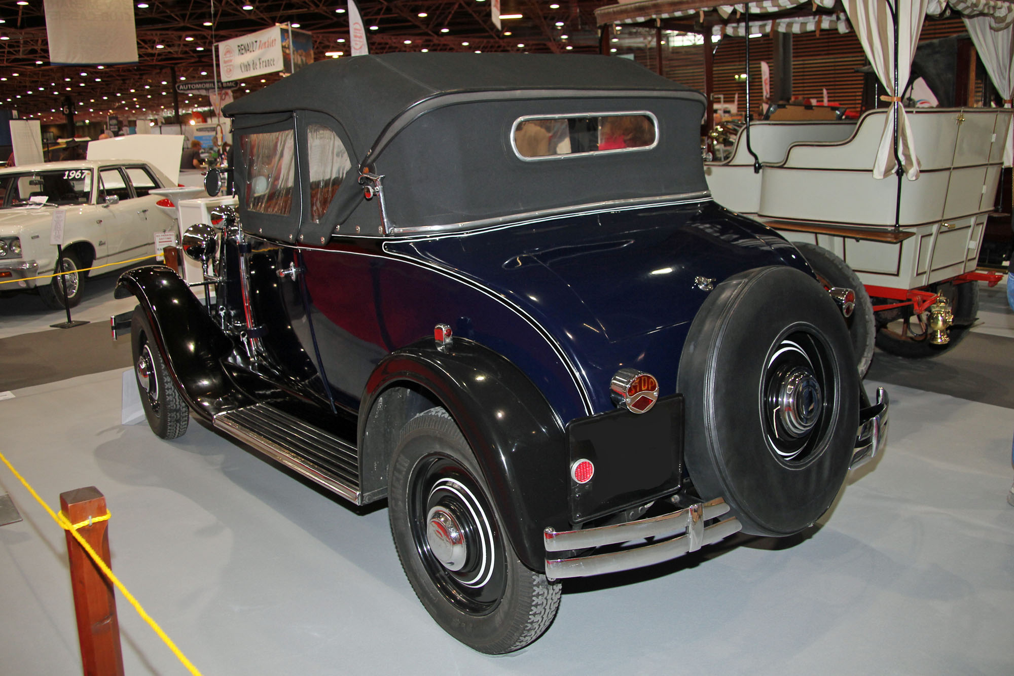 Description du véhicule Renault Monastella - Encyclopédie automobile Encyclautomobile.fr