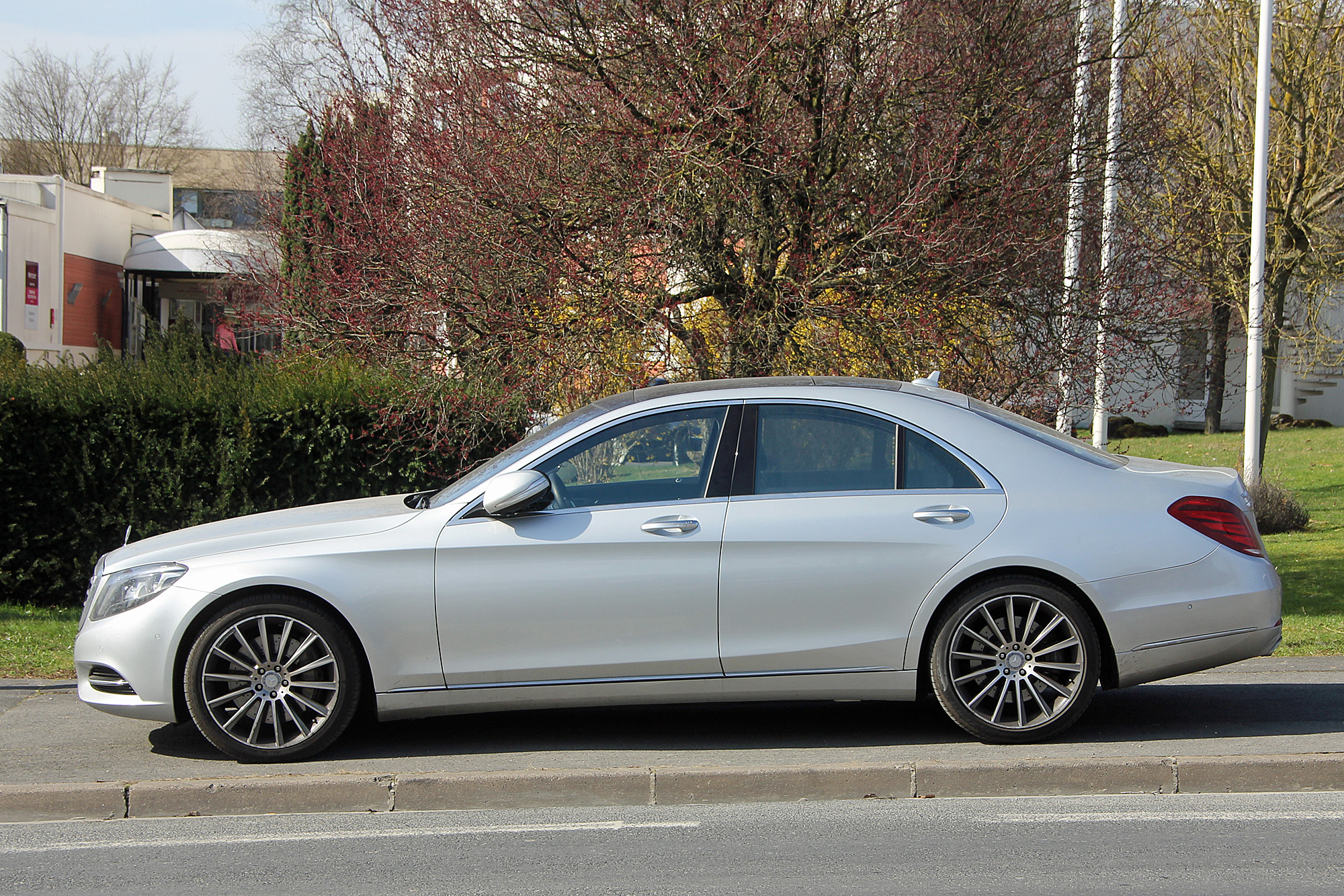 Description du véhicule Mercedes-Benz Classe S W222 - Encyclopédie automobile Encyclautomobile.fr
